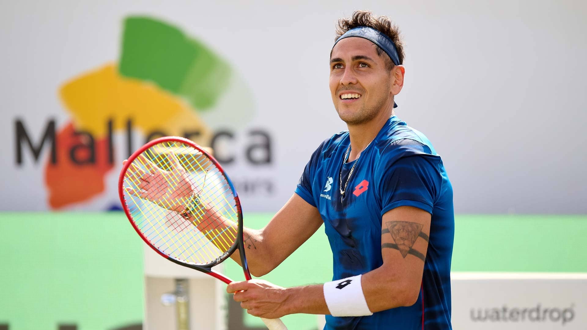 Alejandro Tabilo makes Chilean history with first grass title in Mallorca | ATP Tour | Tennis