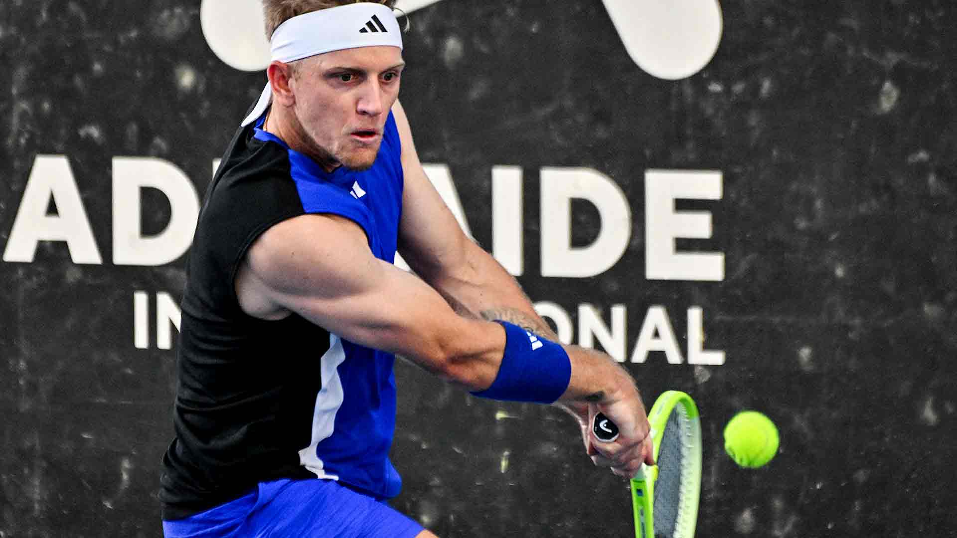 Alejandro Davidovich puede con Bautista en su estreno en Adelaida | ATP ...