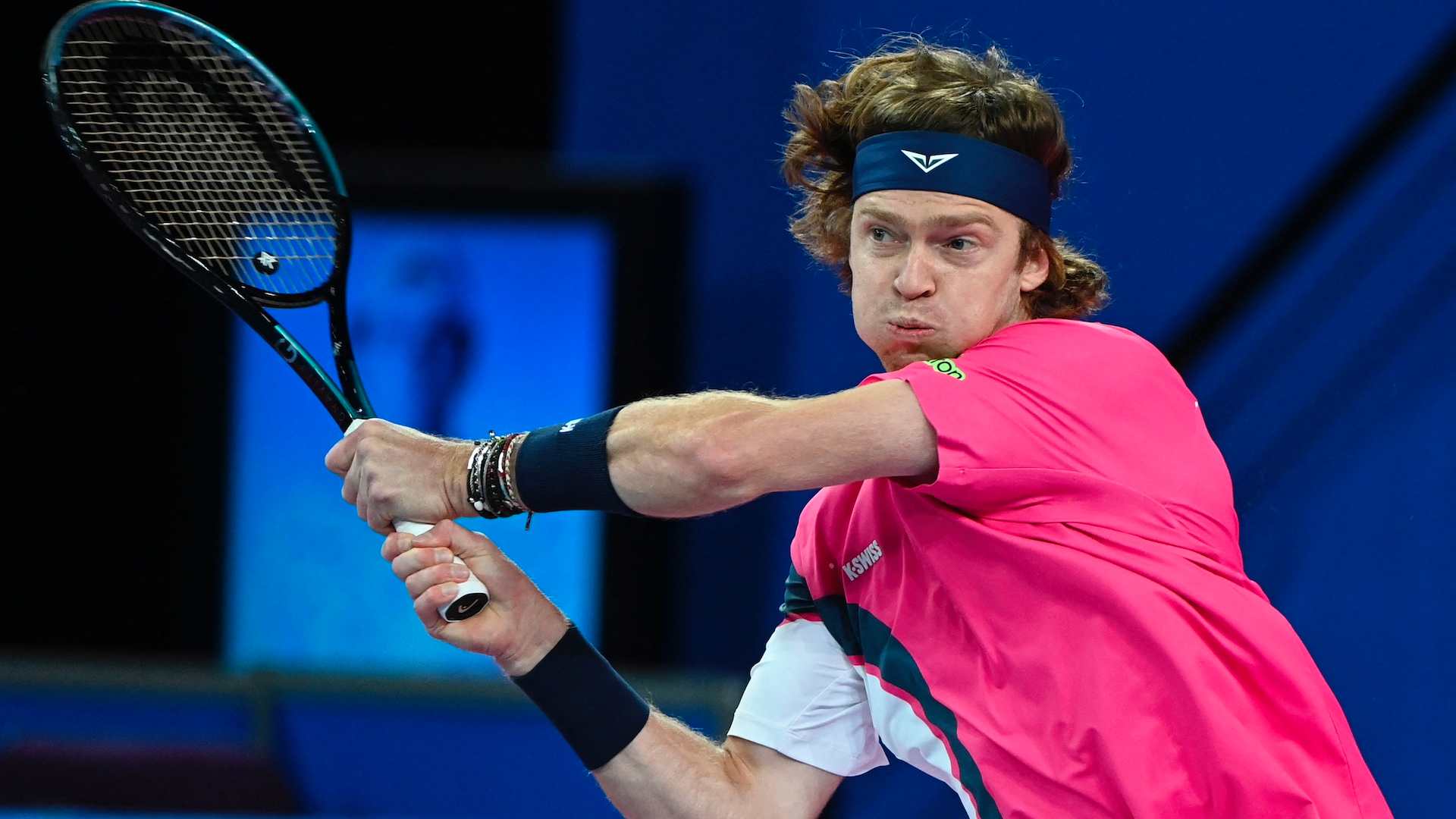 El antiguo campeón Rublev endereza el rumbo en Doha | ATP Tour | Tennis