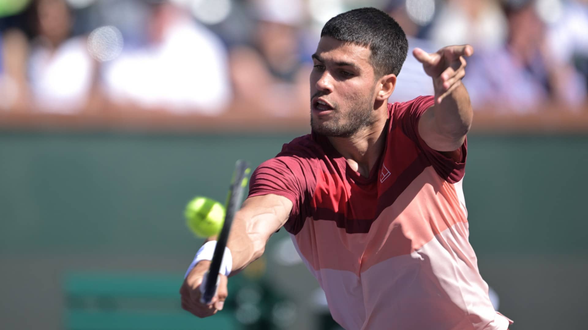 Carlos Alcaraz inicia a toda velocidad su defensa del título en Indian Wells | ATP Tour | Tennis